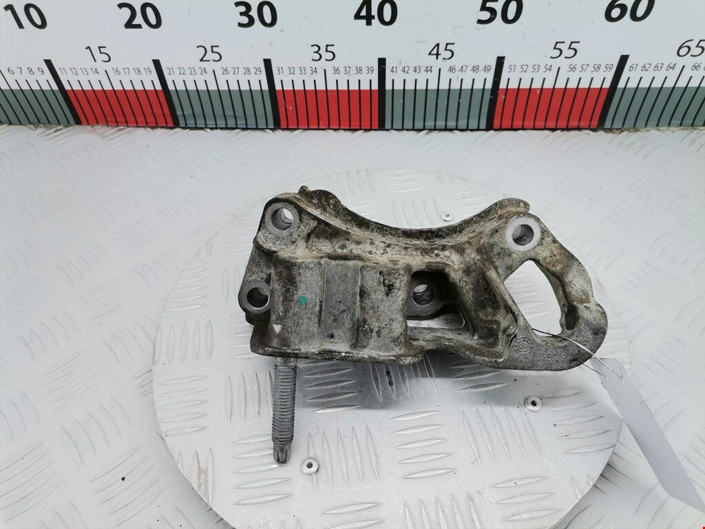Кронштейн (крепление лапа) двигателя Ford Focus 2 1595367 арт. 1721082