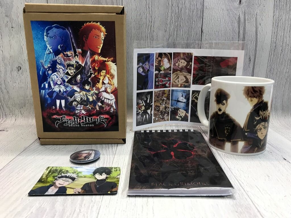 Бокс малый Черный Клевер, Black Clover №1, товары с нашими рандомными картинками