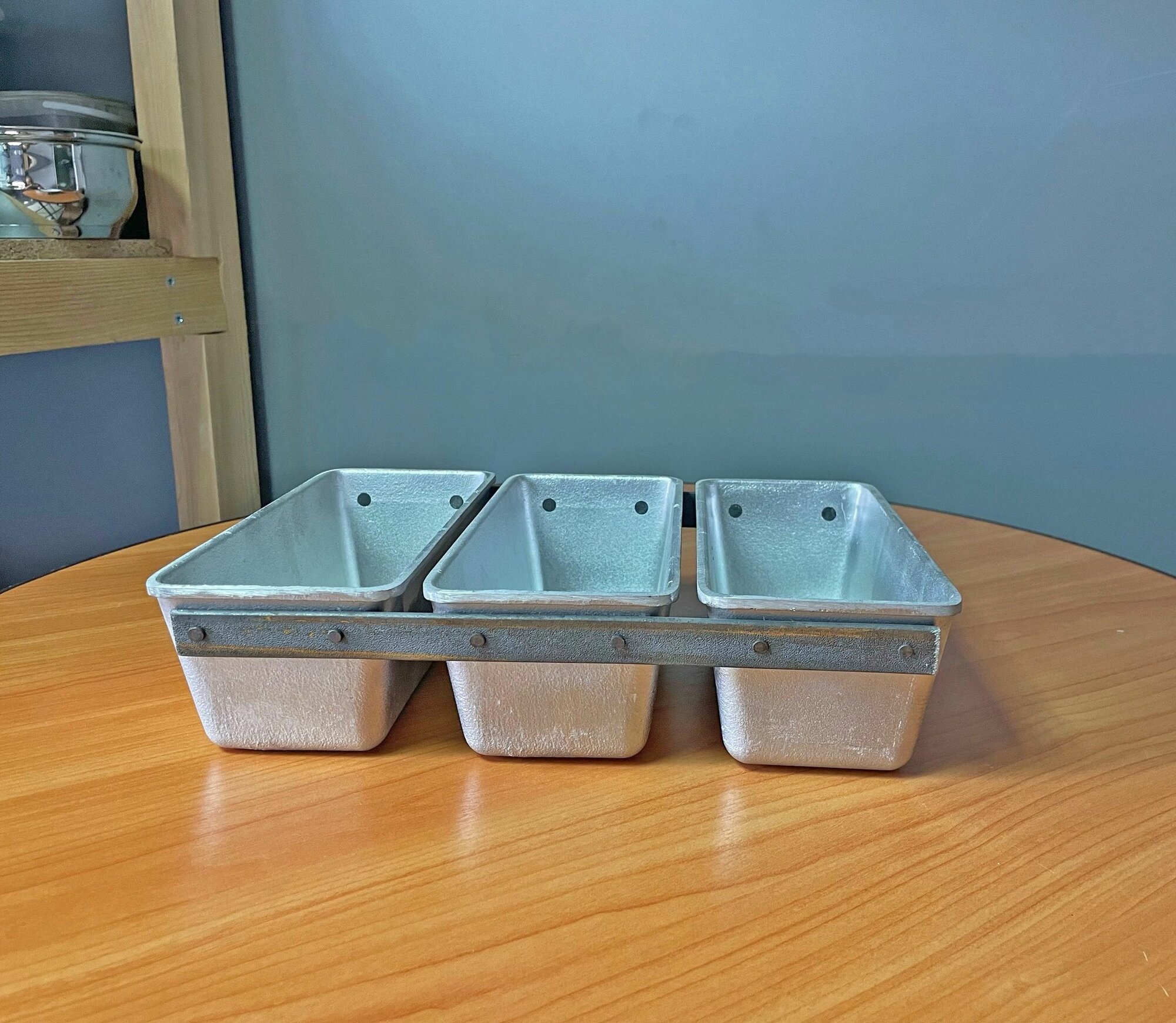 Форма для выпечки хлеба прямоугольная №10-4 3Л 20,5х9,5х7см 3-х секционная литой алюминий