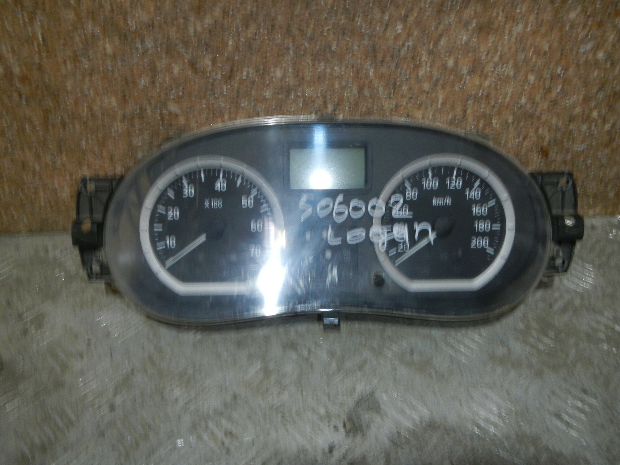 Б/У Панель приборов, Renault (Рено)-LOGAN (05-) RENAULT LOGAN (05-) без повреждений. 506002 RENAULT арт. 8200377739