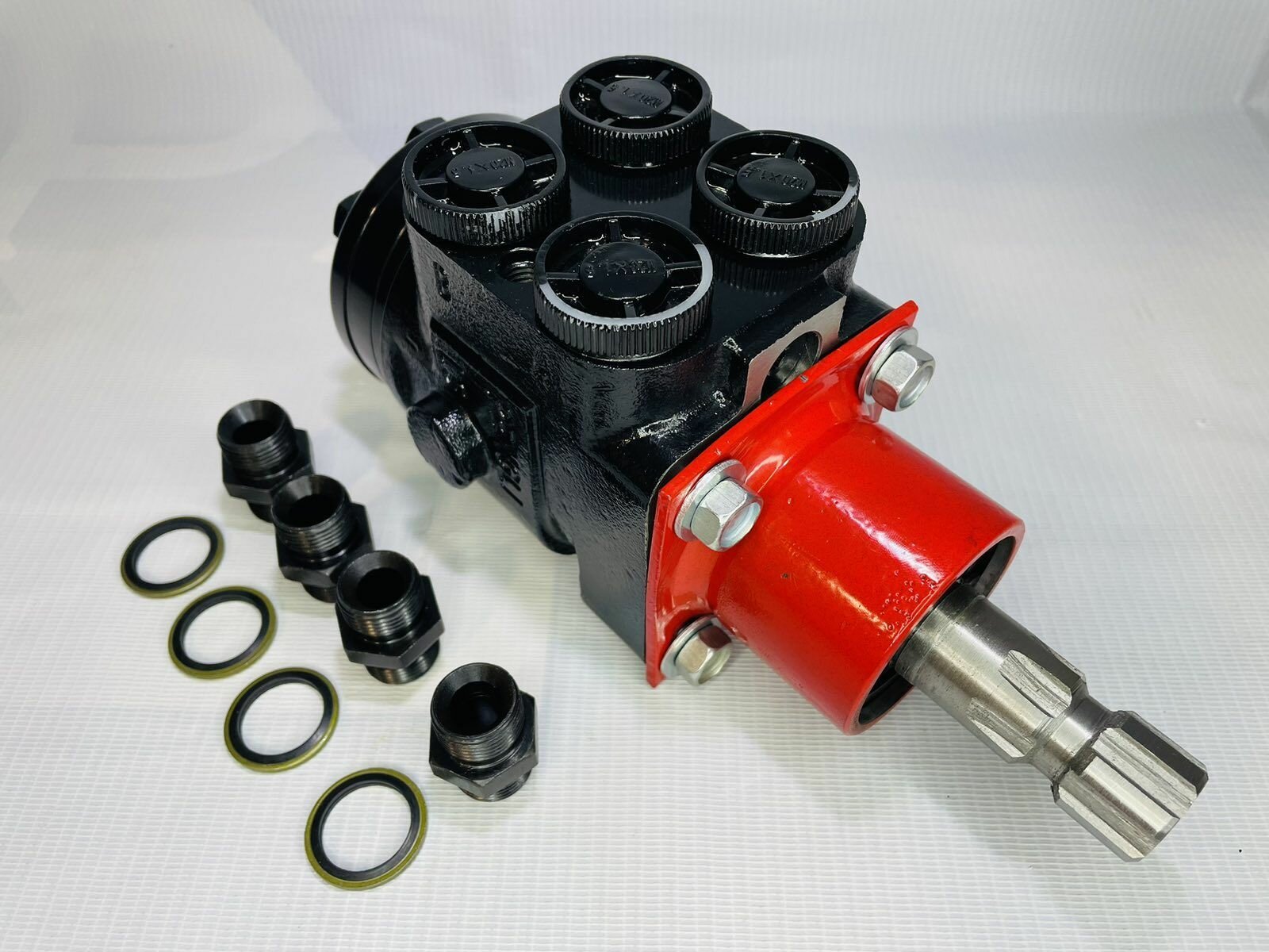 Насос-дозатор Д100-14.20-02 в сборе с шлицевым стаканом и штуцерами