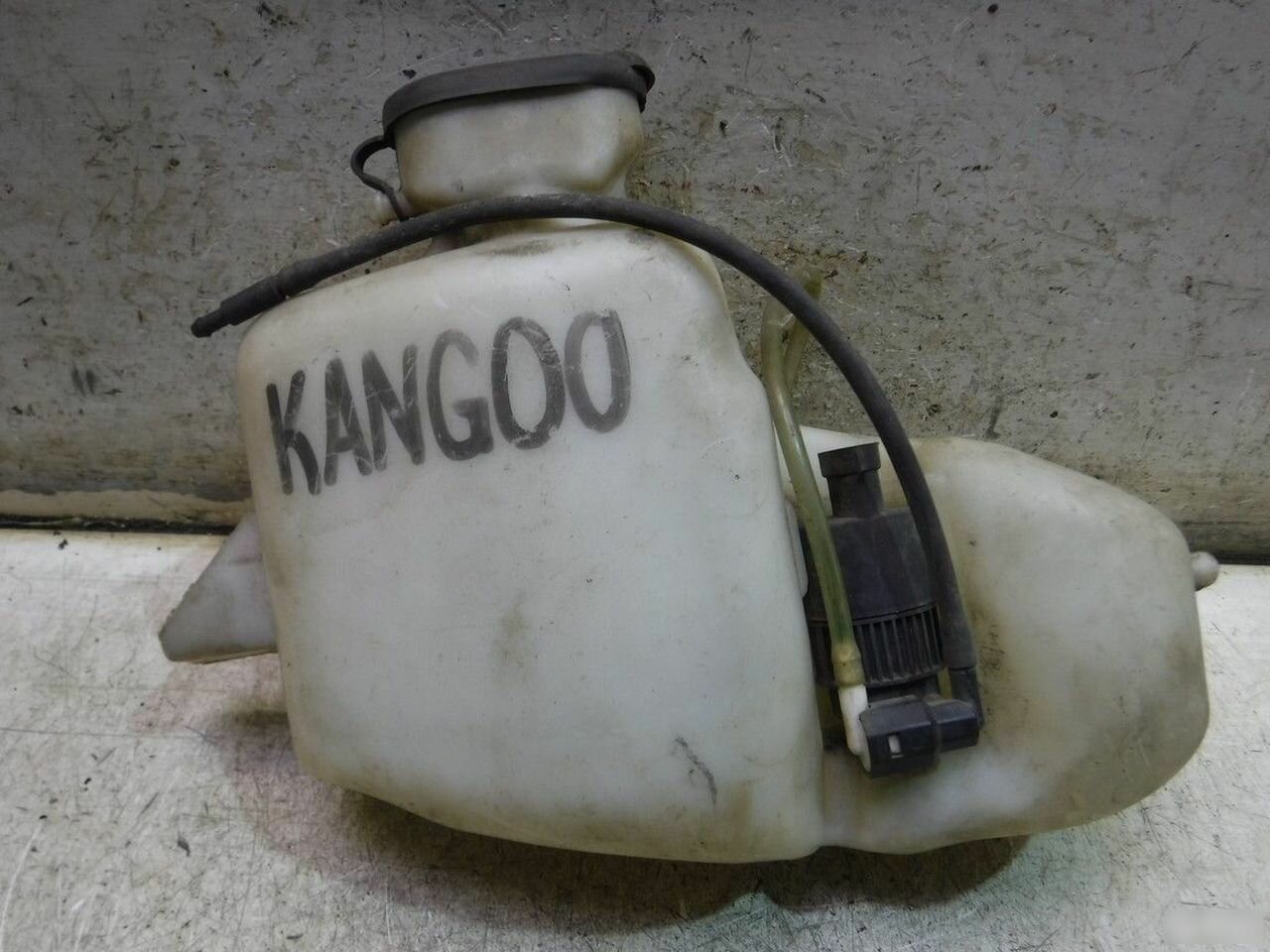 Бачок омывателя лобового стекла Renault Kangoo I (1997—2003) 7700308814-7701692212-7701692211