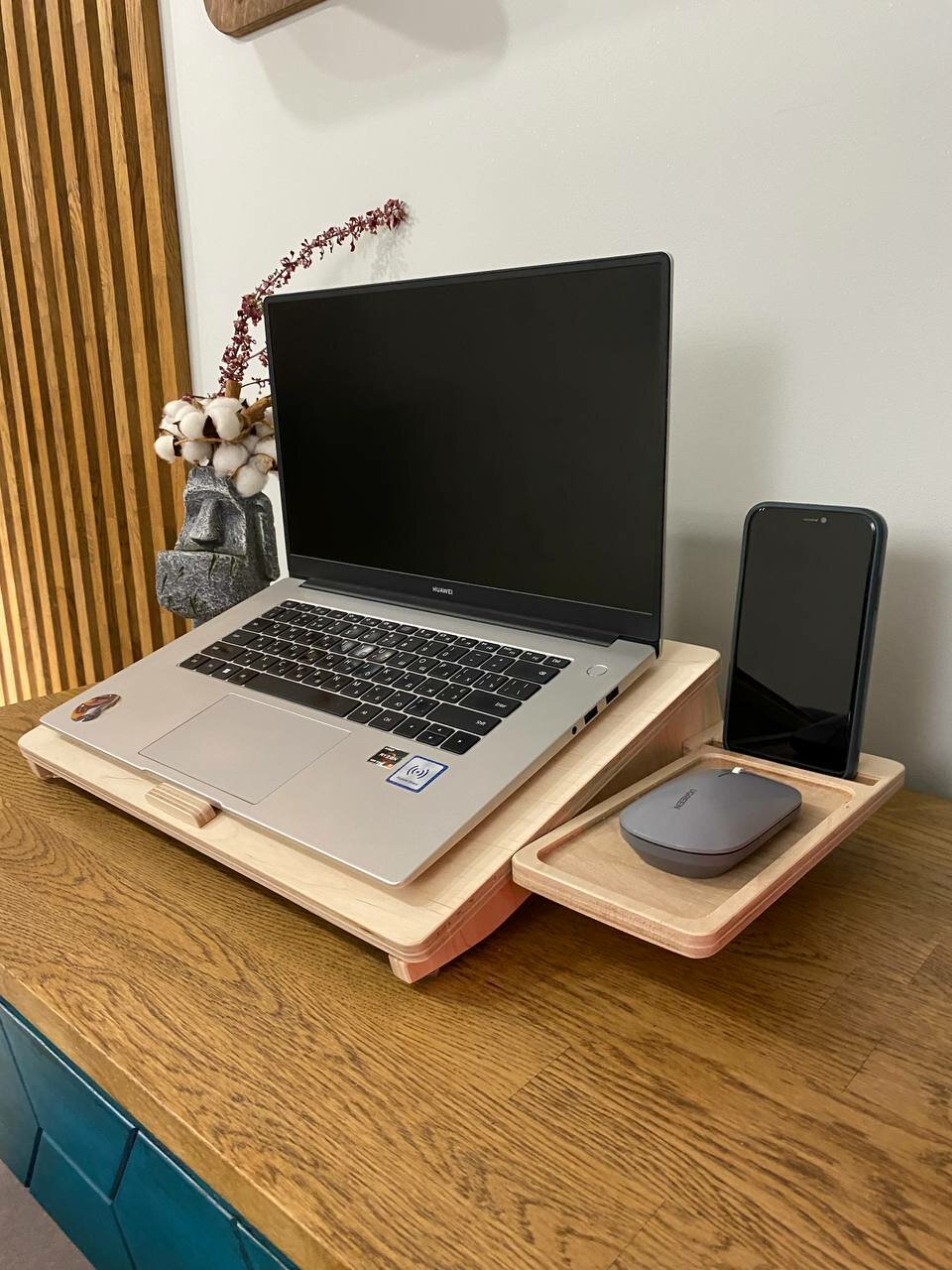 Подставка для ноутбука Hunnkatt Home "Dugnad holder" с держателем для телефона и подставкой под компьютерную мышь