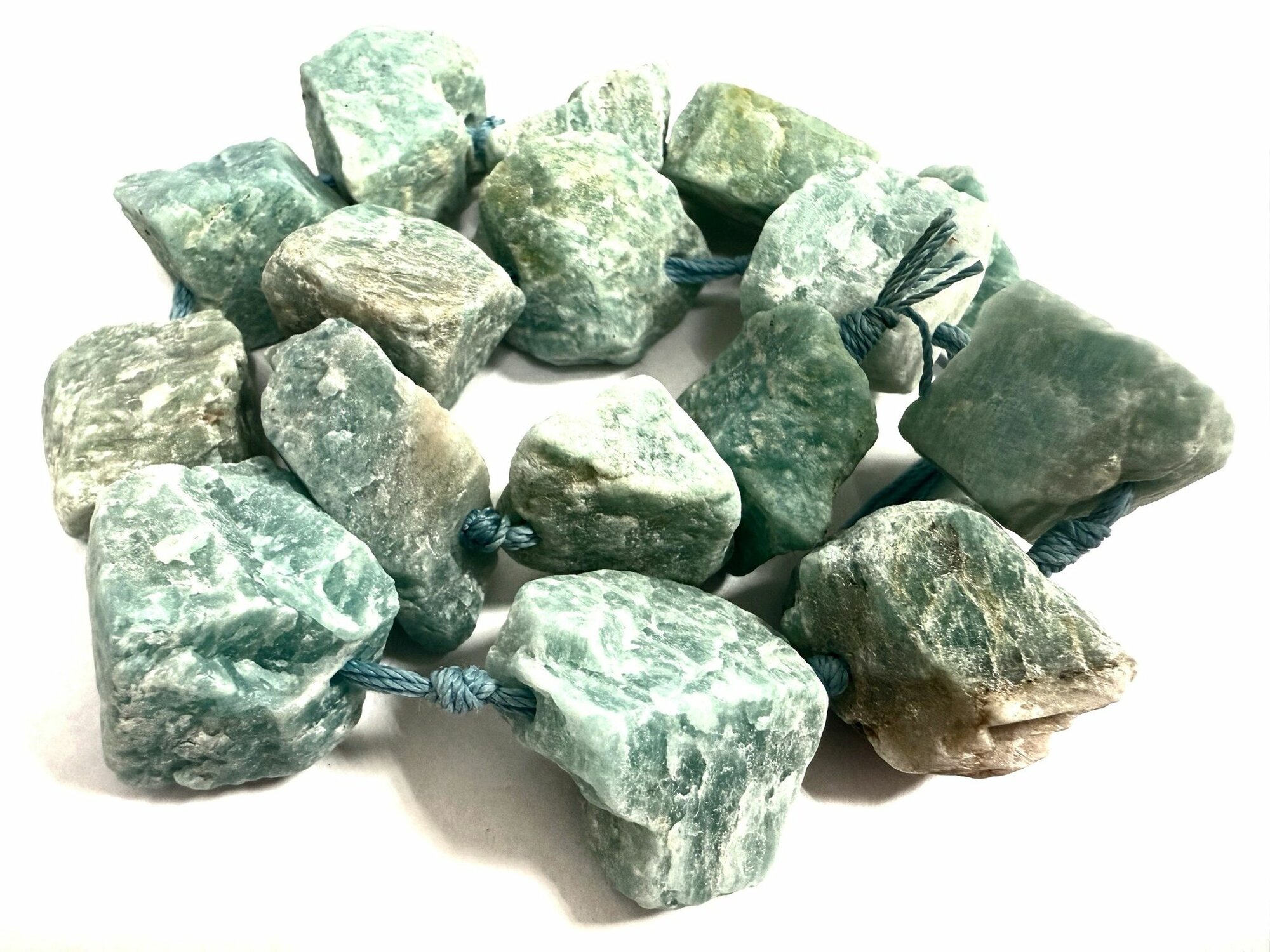 Бусины амазонит необработанный 15 - 28 мм произвольная форма (38 см), Suntrim