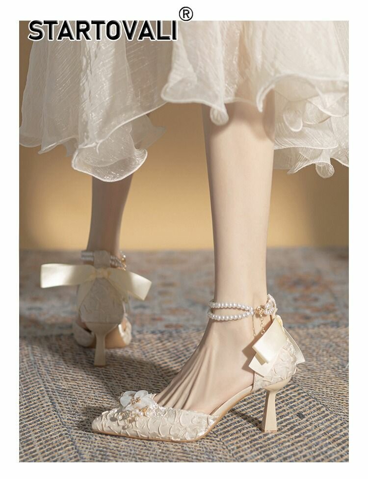 Женские высокие каблуки/Свадебные туфли с кружевным цветком и жемчужной цепочкой