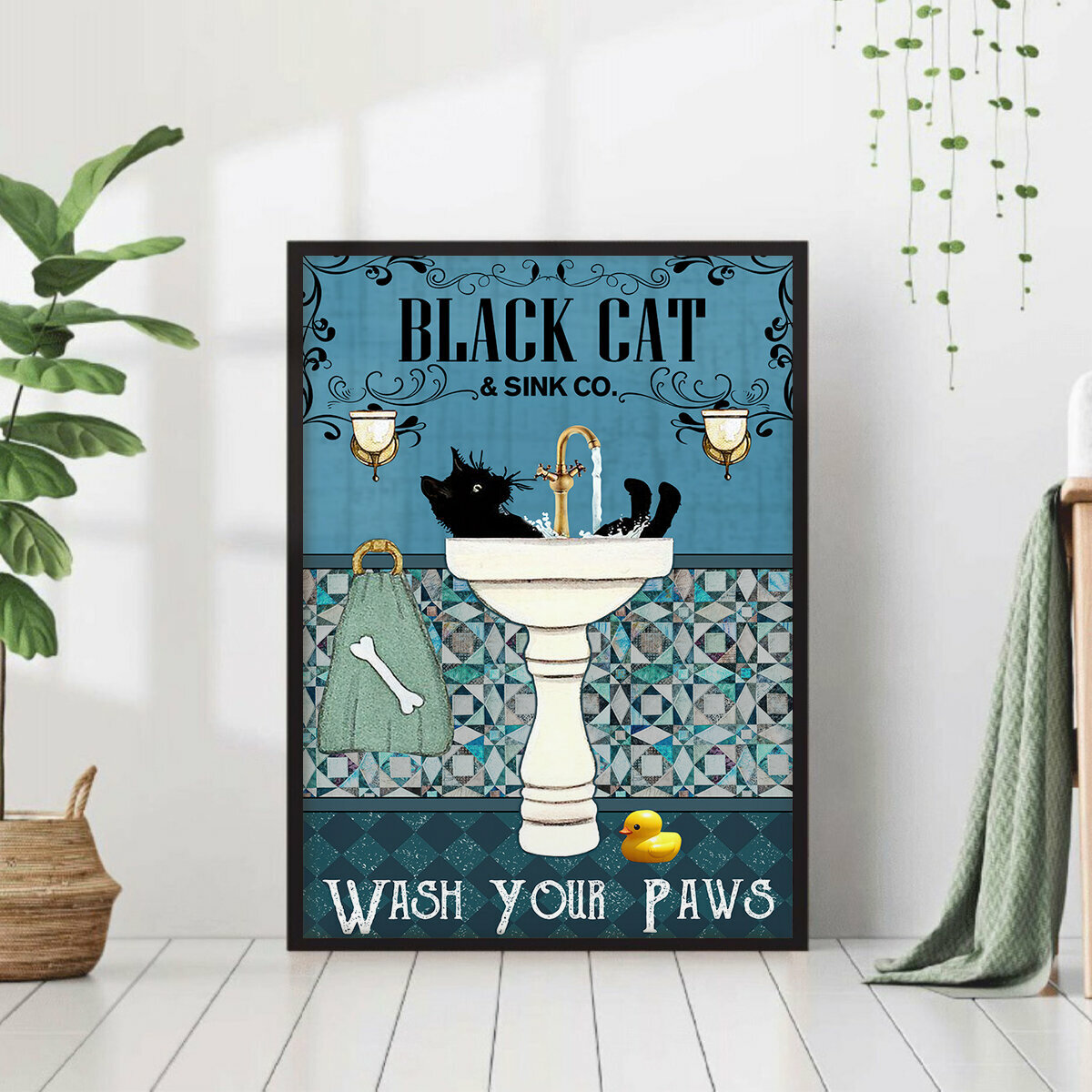 Постер "Черный кот в ванной" 40x50 в черной рамке на стену для интерьера