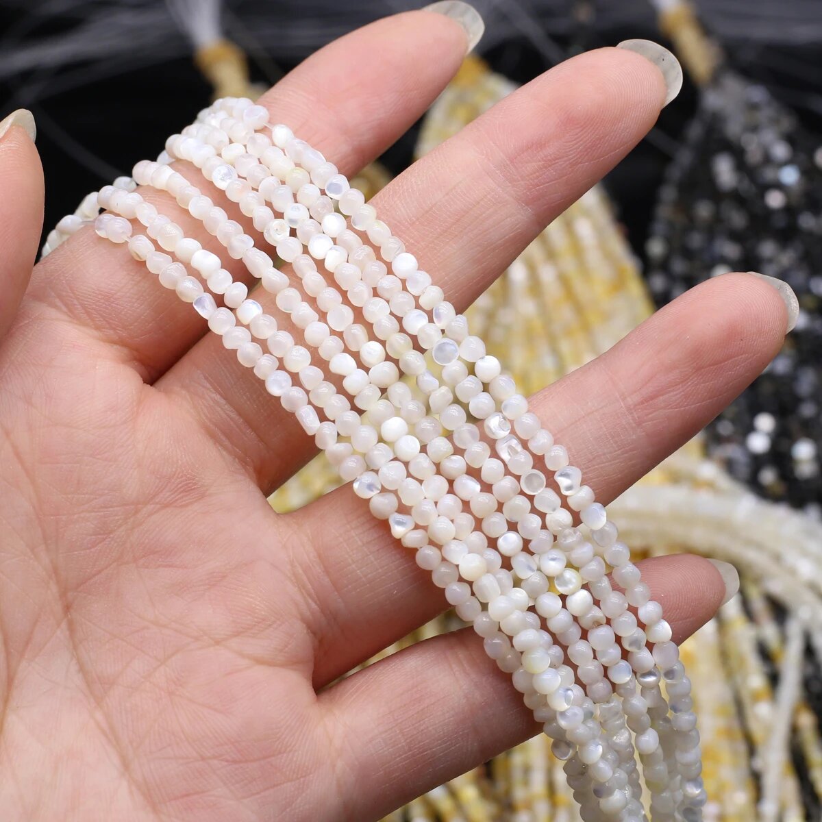 Бусины ракушки перламутр 3-4 мм C