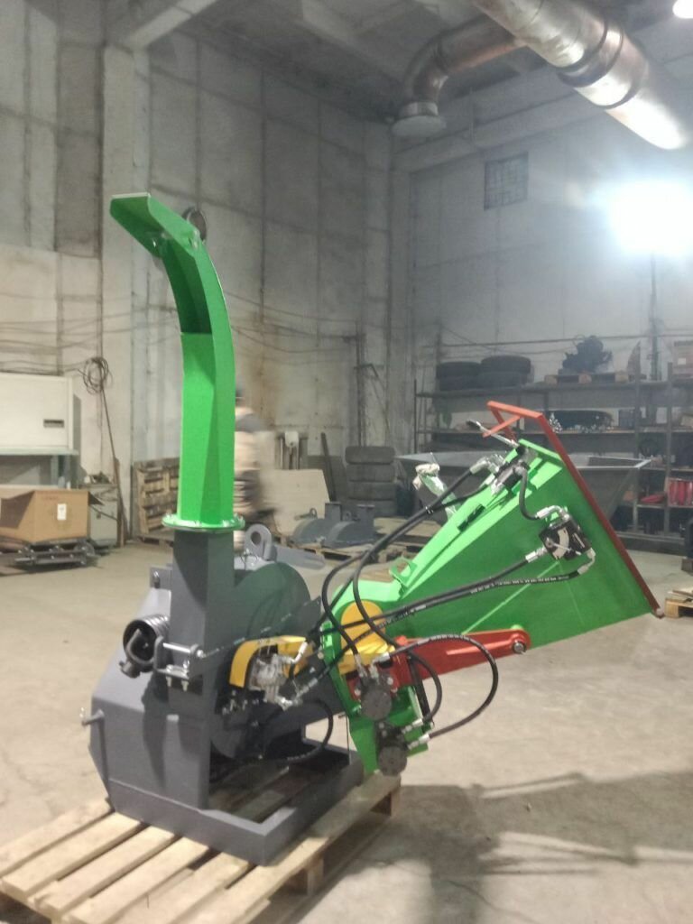 Измельчитель веток ПромИнженерГрупп "GreenПинг" WC630, ВОМ, Pro, серо-зеленый