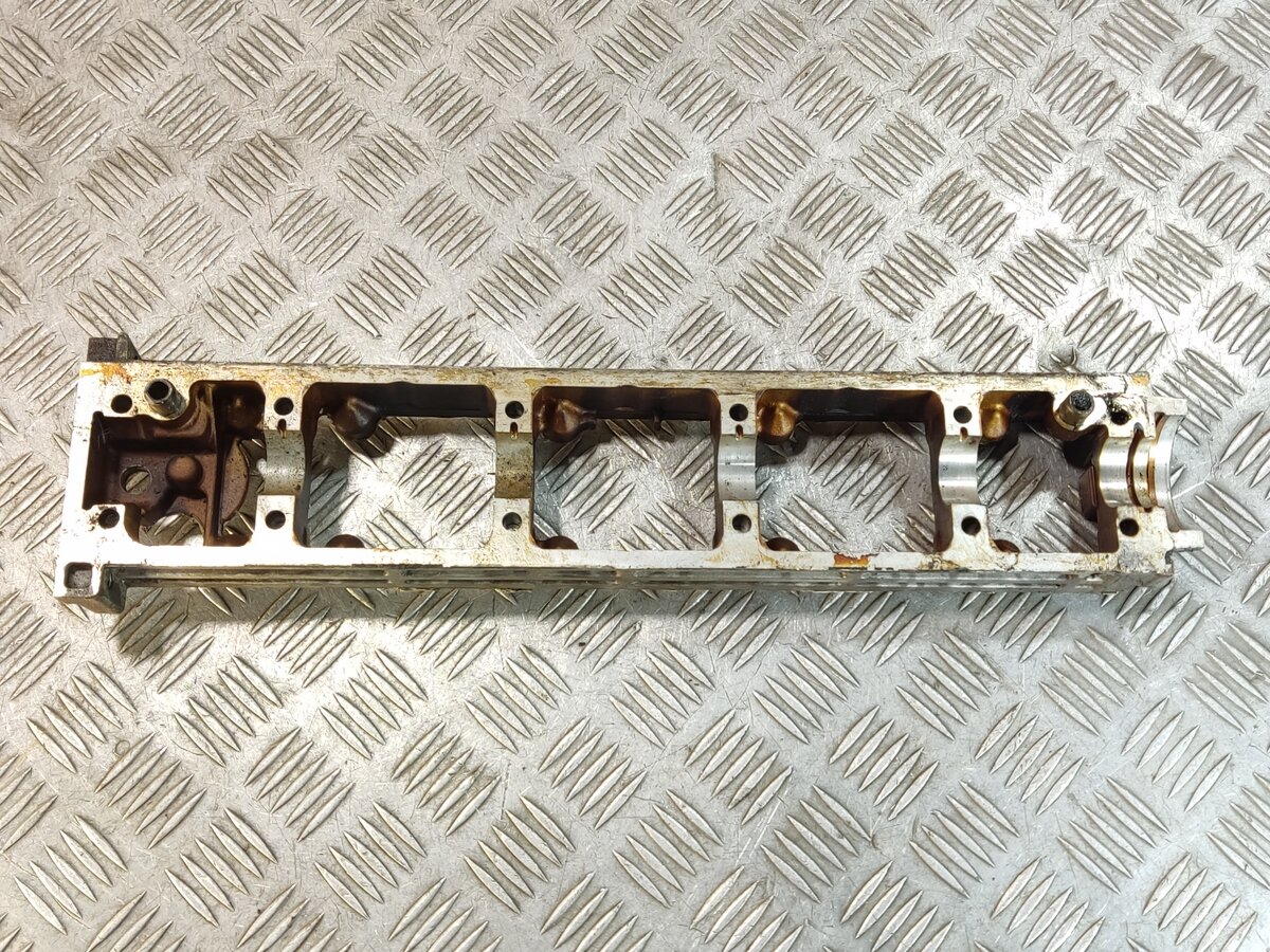 Постель коленвала PEUGEOT 406 1995-1999 9634272210