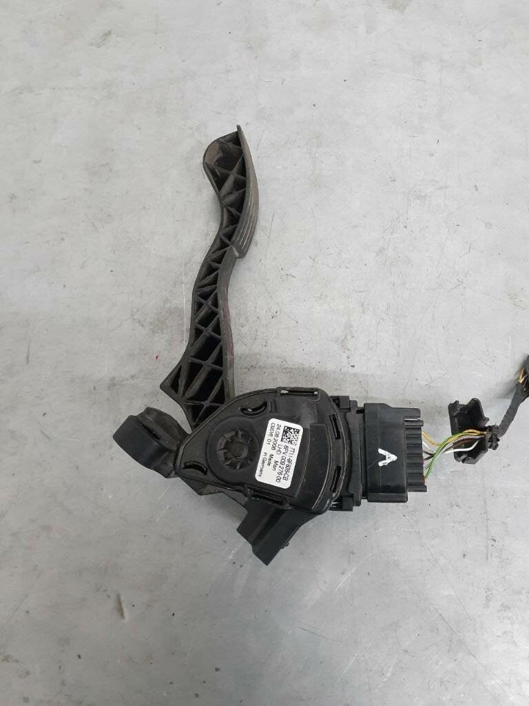 Педаль газа Ford Transit Connect 2006 17T119F836CB