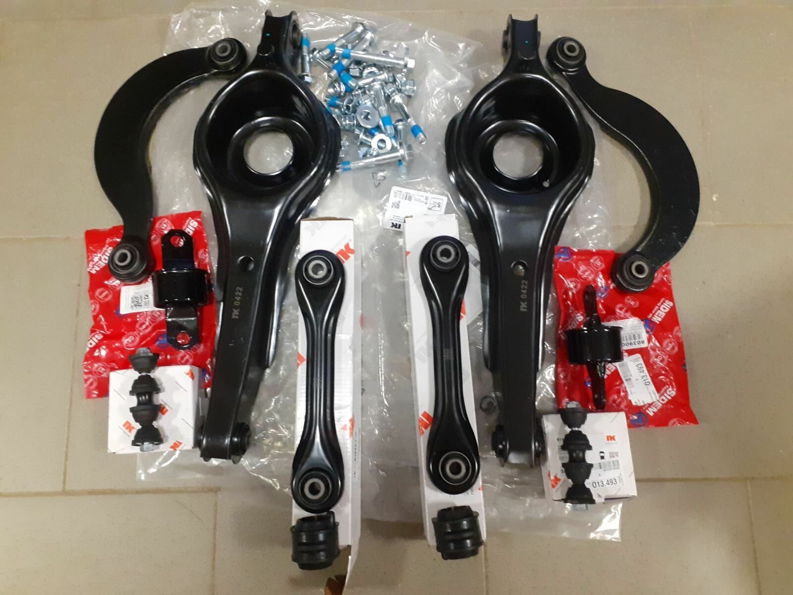 Вся задняя подвеска форд фокус 1 2 ford focus 2 болты 6 рычагов стойки втулки