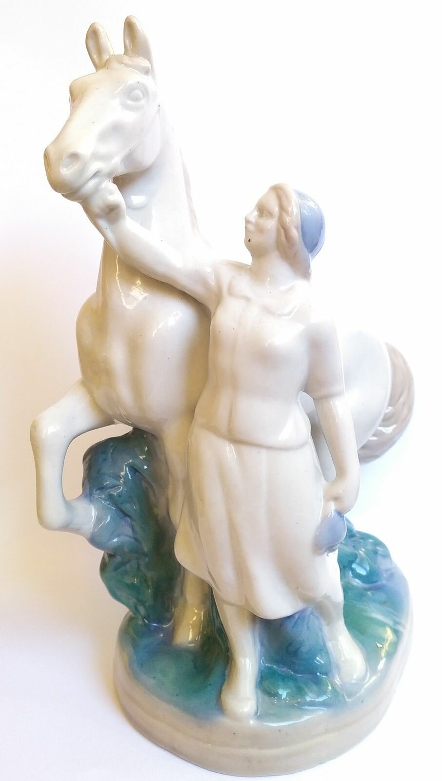 Колхозница с конем Гжель, период СССР 1950-1960 г.