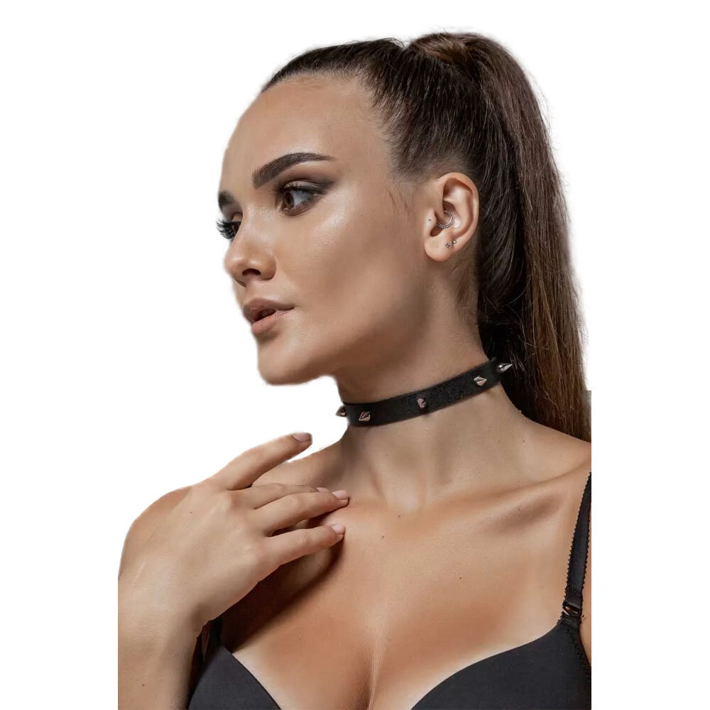 Чокер универсальный«Под кожей»натуральная кожа с шипами, черный