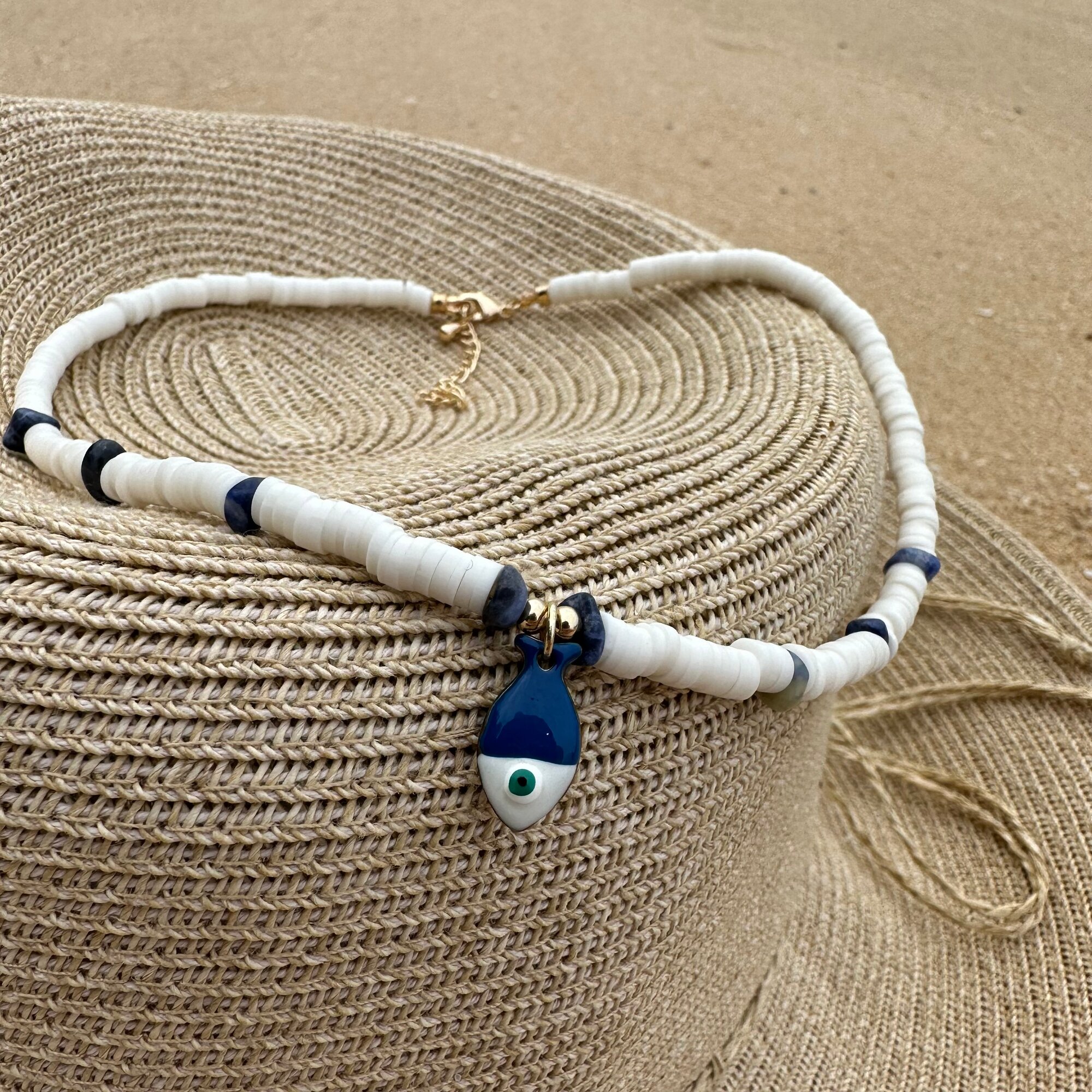 Колье, лазурит, каучук, эмаль