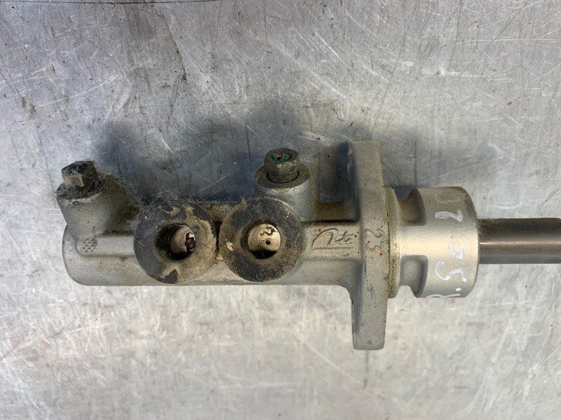 Главный тормозной цилиндр Renault Scenic RX4 JA 7700793558