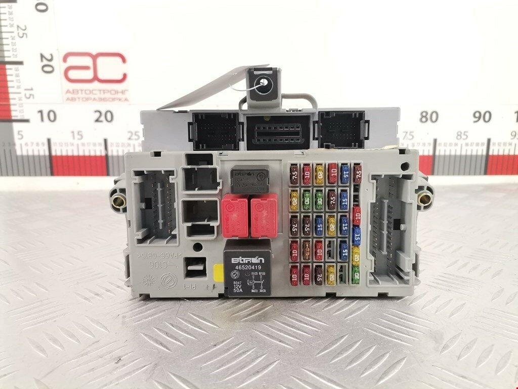 Блок предохранителей Fiat Punto 2 (188) 46520600 арт. 1483496