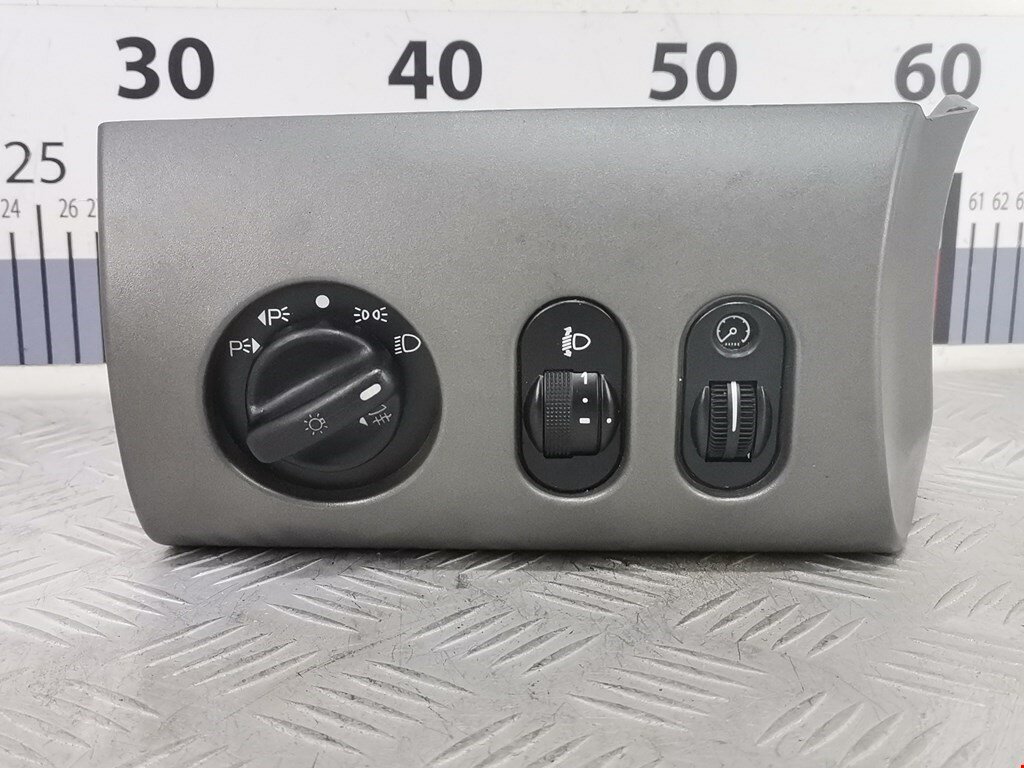 Переключатель света Ford Cougar 96BB13K196AB арт. 1675725