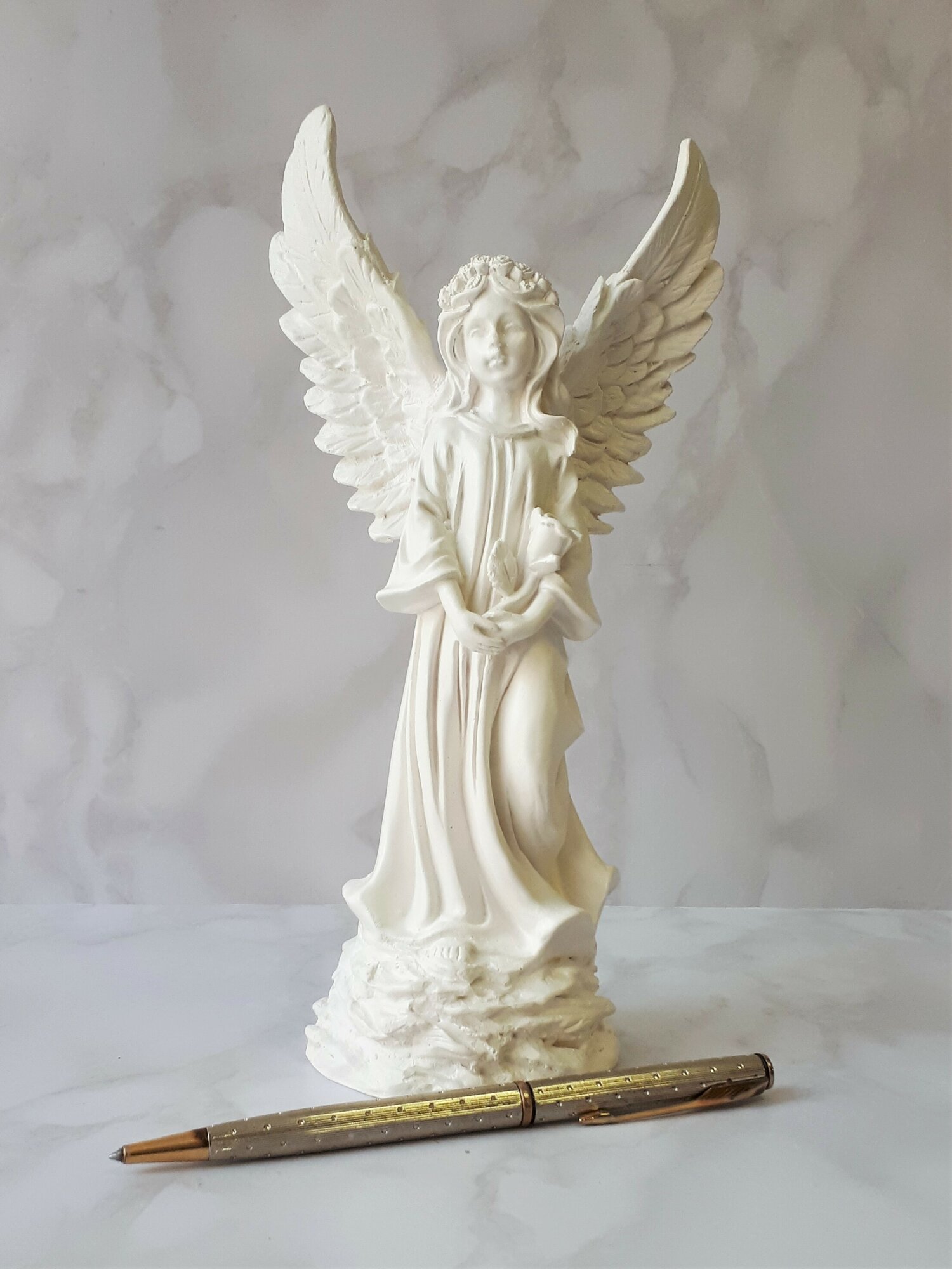 Ангел с розой 21см. Гипс, цвет белый. Подарок маме. Религиозная православная фигурка.