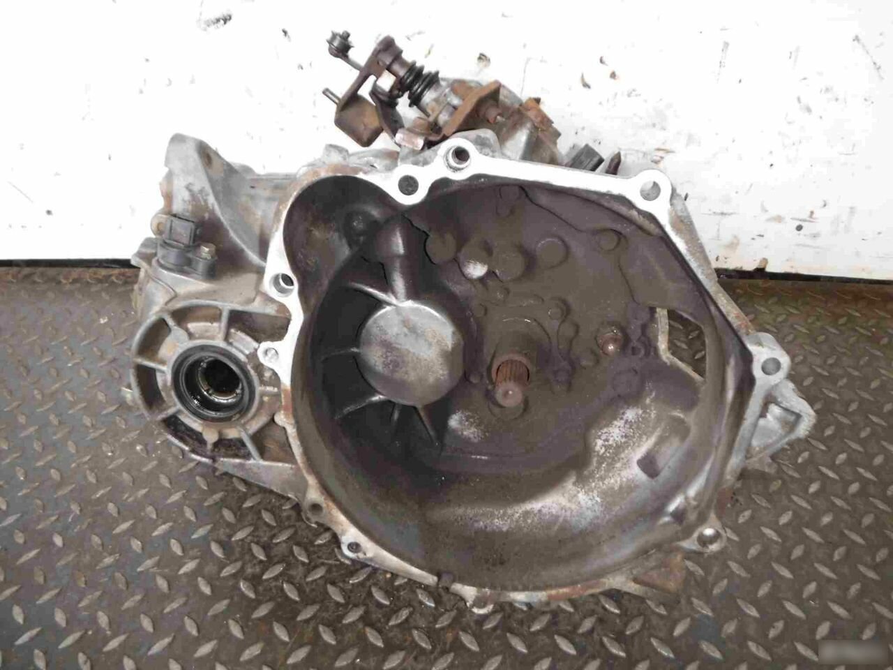 МКПП (механическая коробка переключения передач) Mitsubishi Lancer VII (1995—2000) MD976455