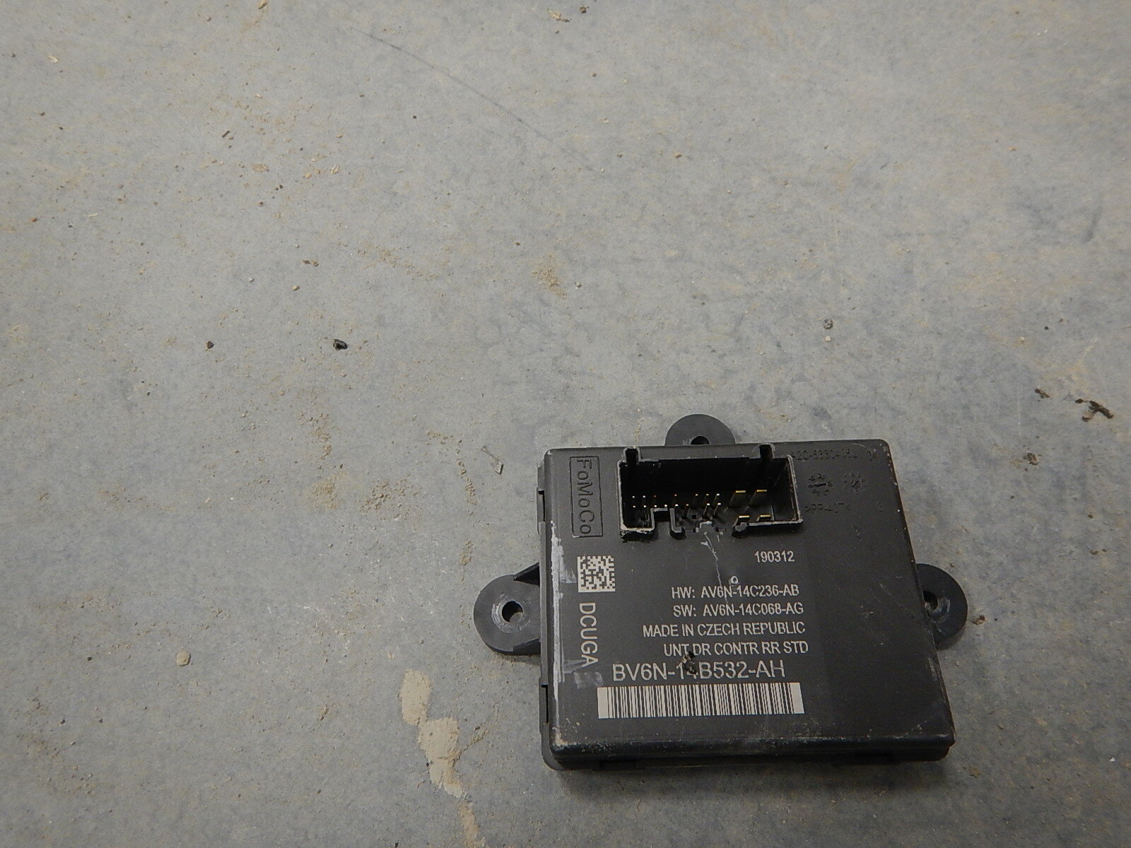 Б/У Блок комфорта, Ford (Форд)-FOCUS 3 (11-19) FORD FOCUS 3 (11-19) без видимых повреждений 588250 FORD арт. BV6N14B532AH