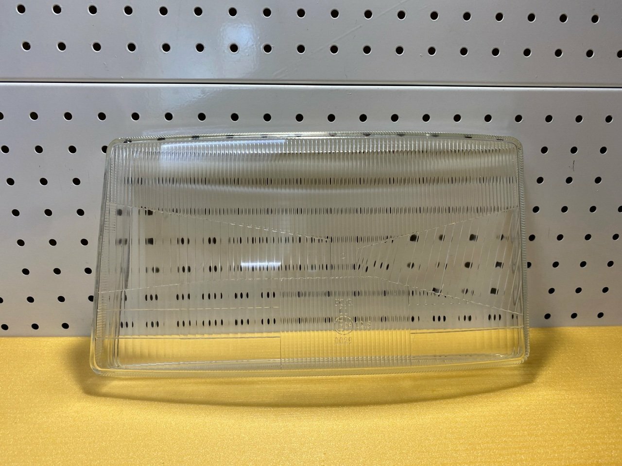 Стекло фары Скания 4 и 5 серии 1997 г.-2018 г. Scania левое