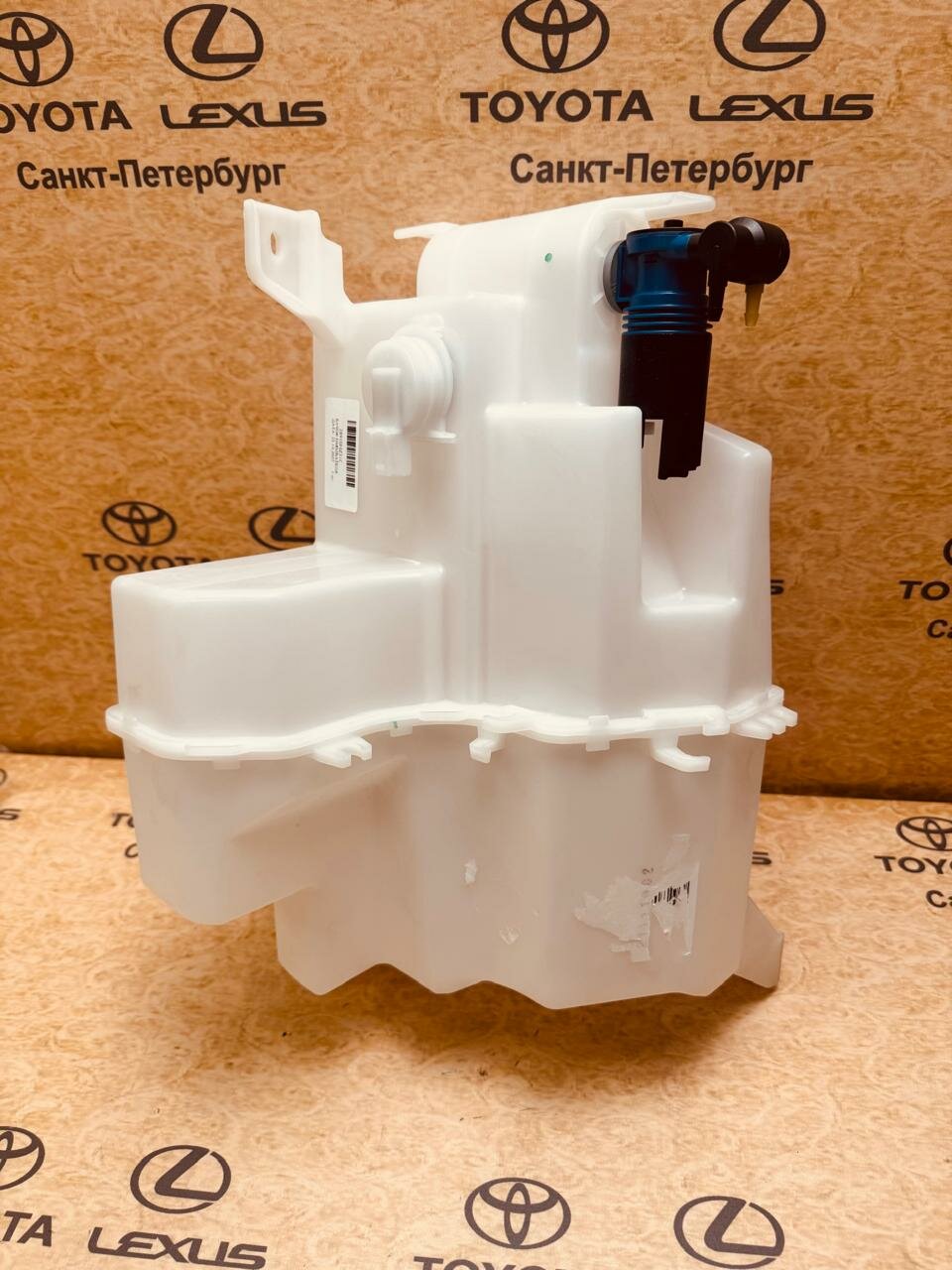 Бачок омывателя с насосом и датчиком уровня X-Trail T32 Qashqai J11 оригинал