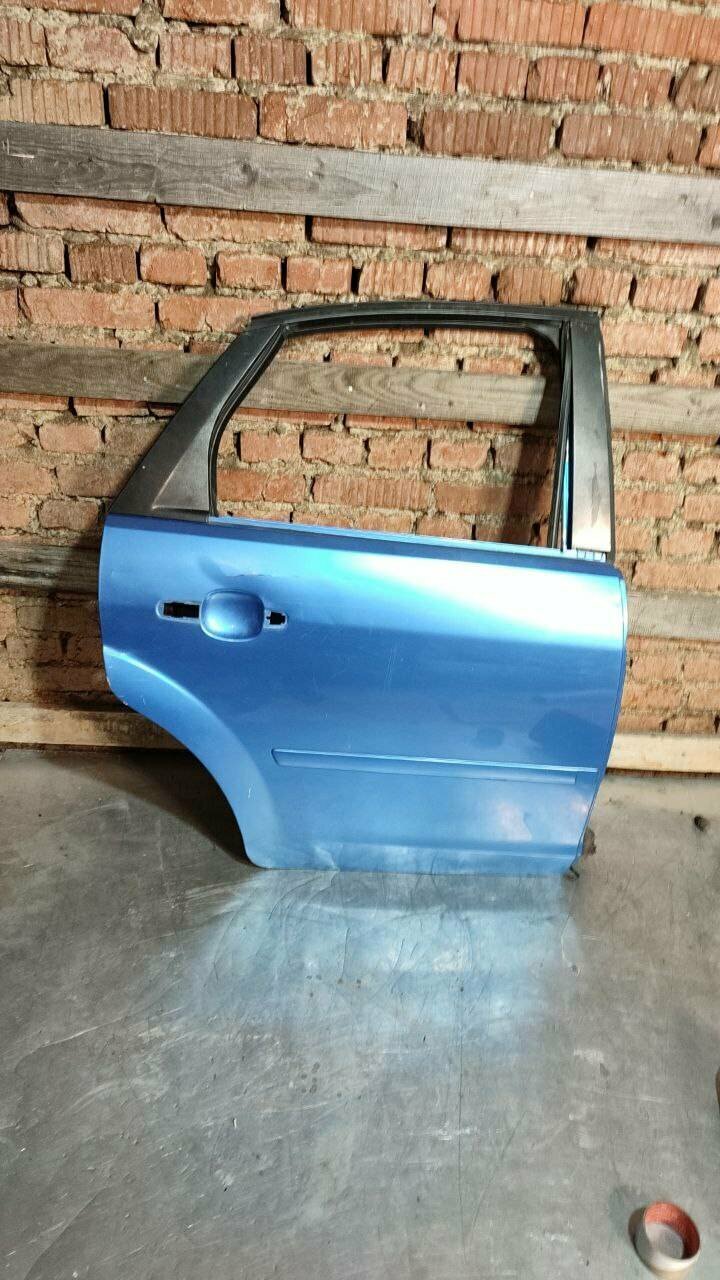 Дверь задняя правая Ford Focus 2 2005