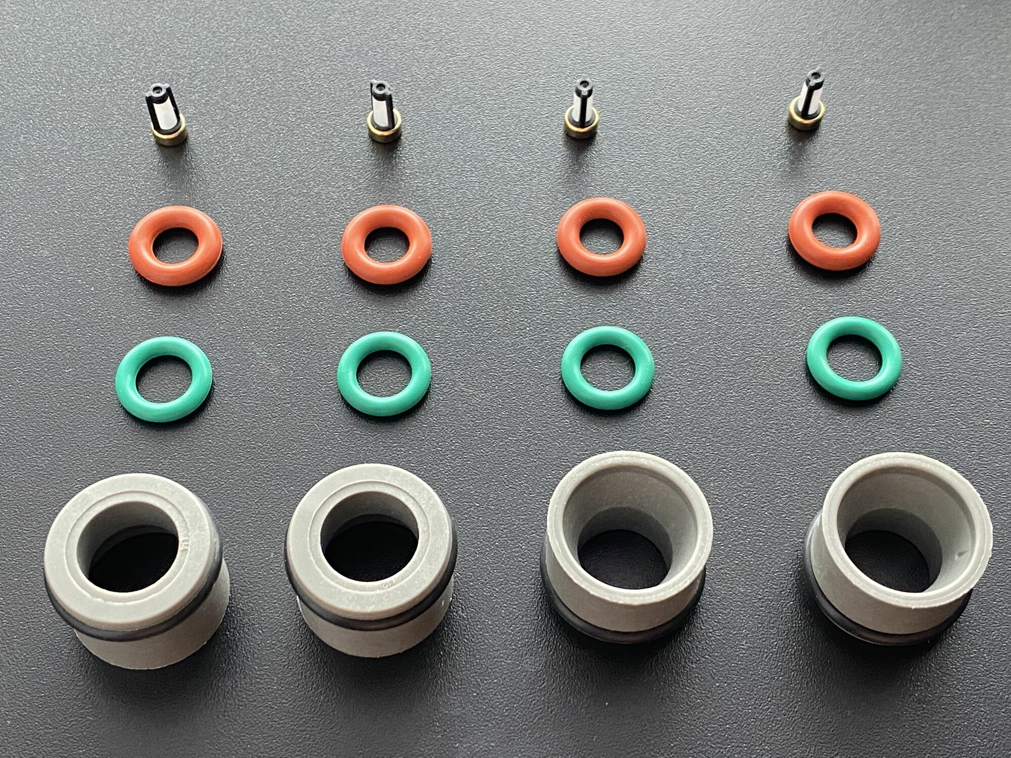 Комплект изоляторов и колечек топливной форсунки на 4 штуки 12571864