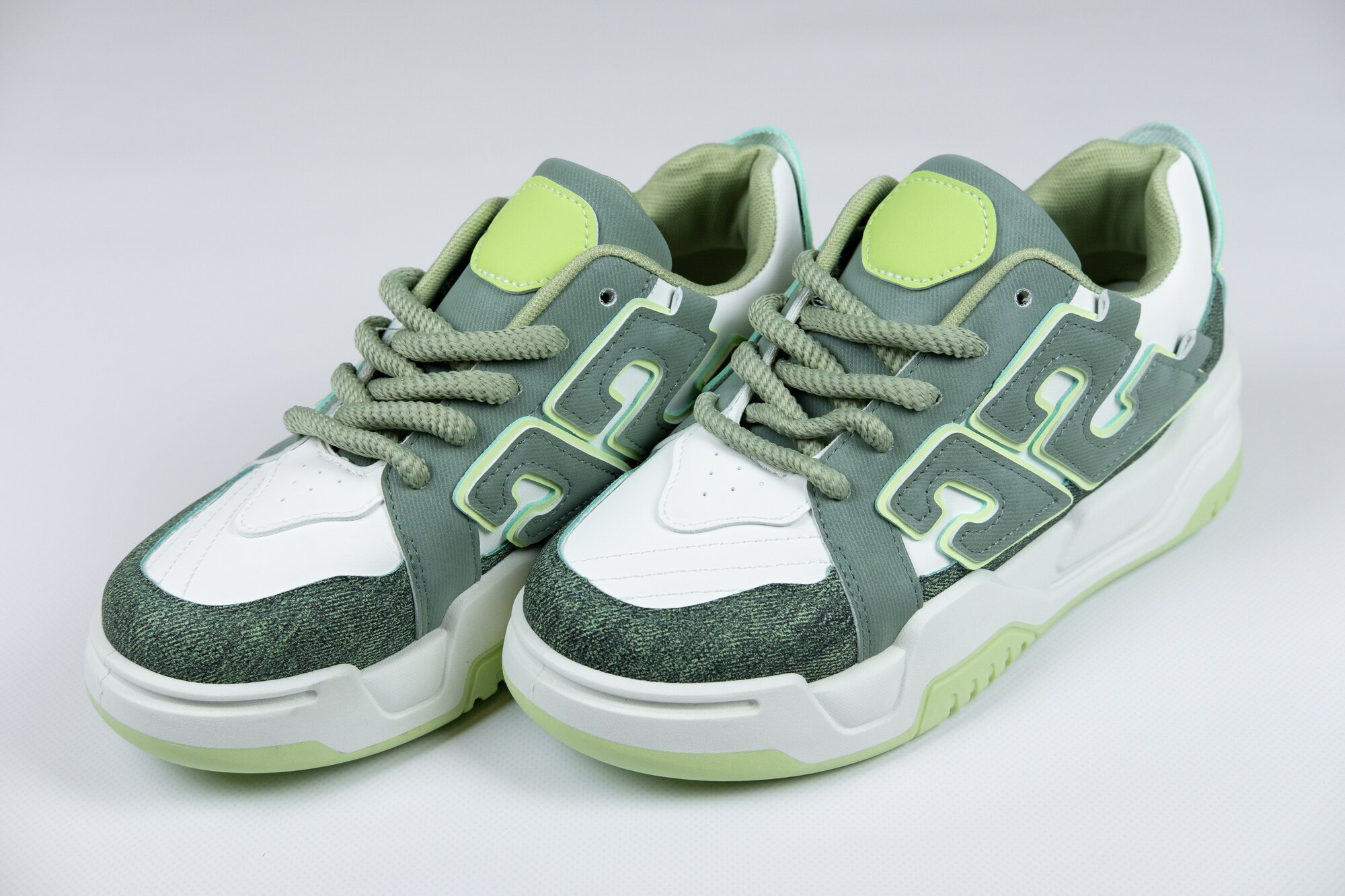 Кроссовки кроссовки