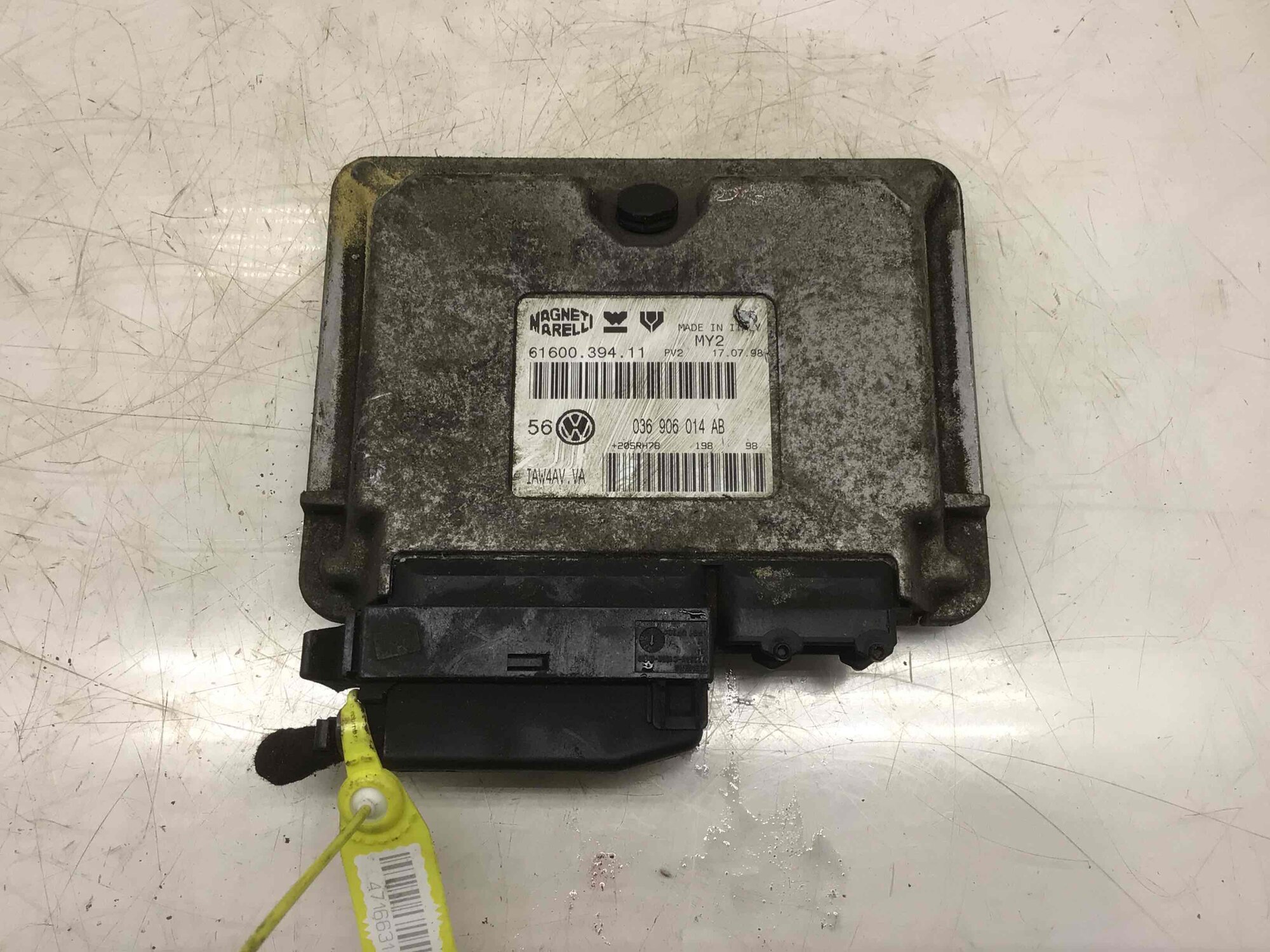 Б/У Блок управления двигателем Volkswagen Golf 4 поколение (1997-2004) 1998 г.