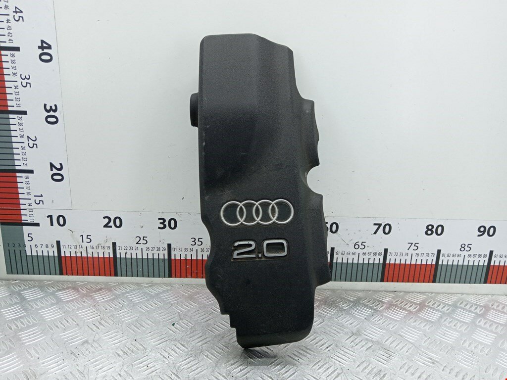 Накладка (крышка) двигателя декоративная Audi A6 C5 06B103925D арт. 2066394