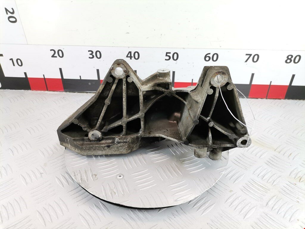 Кронштейн кондиционера Opel Omega B 90501940 арт. 1490401