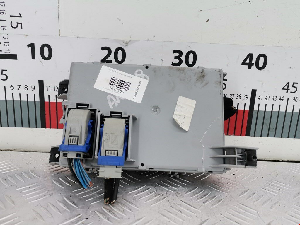 Блок предохранителей Fiat Punto 3 Grande Punto (199/310) 00518690940 арт. 1810566