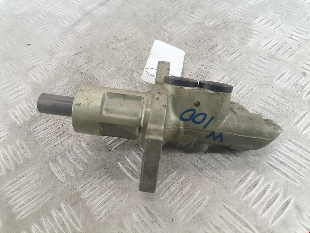 Цилиндр тормозной главный BMW 3-Series (E90/E91/E92/E93) 34336785665 арт. 1746965