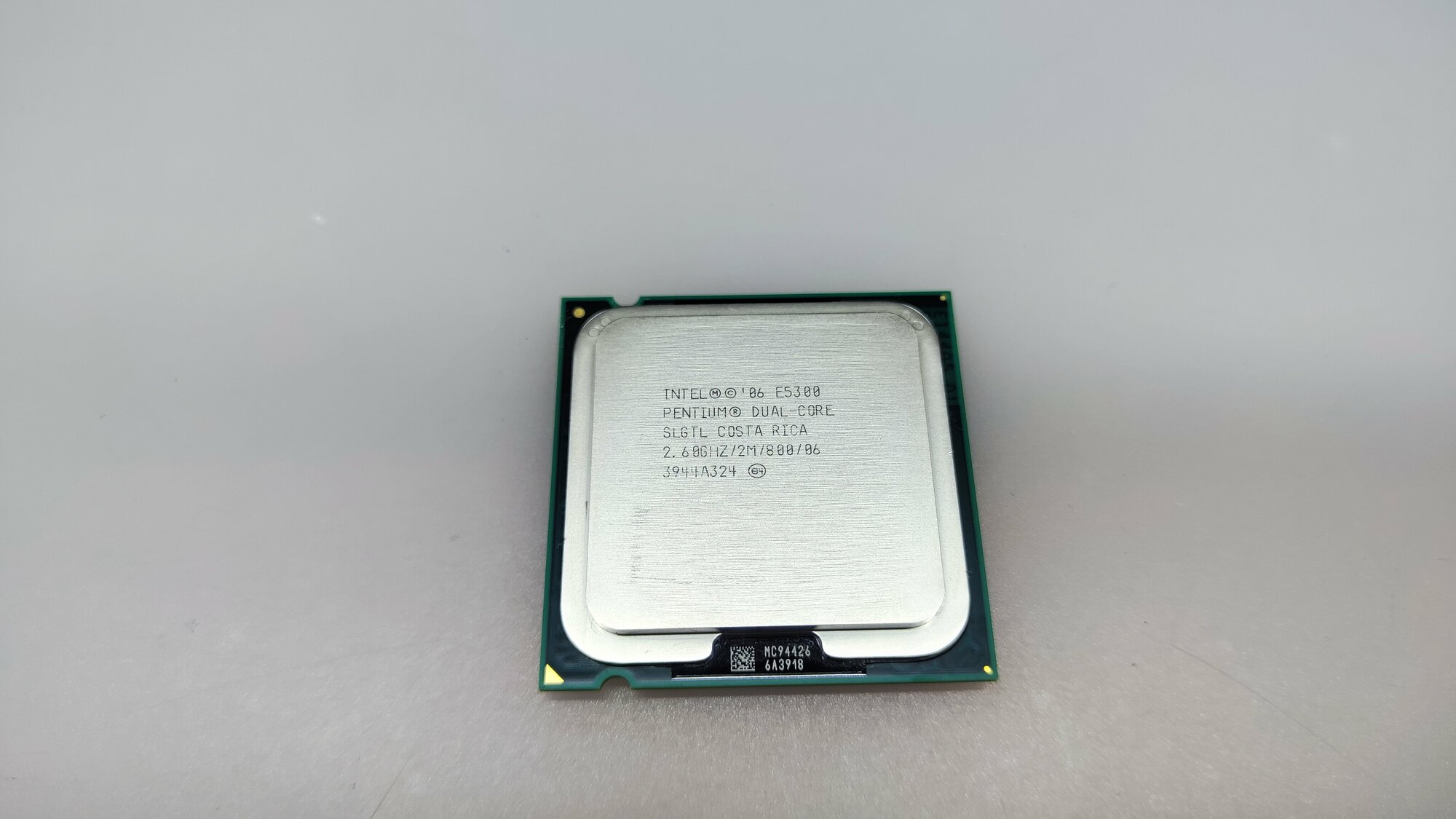 Процессор Intel Pentium E5300 (SLGTL)