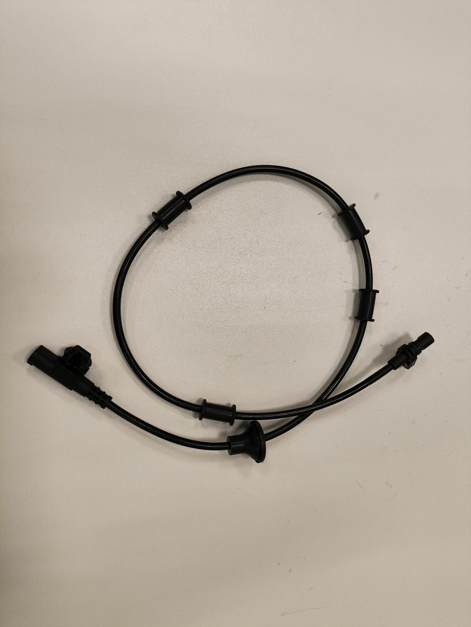 Датчик ABS задний Geely Emgrand X7 [2.0 16V 5MT внедорожник] 1014003908