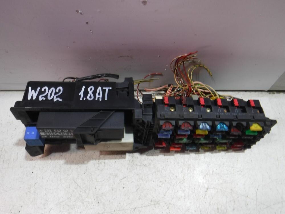 Блок предохранителей Mercedes W202 A2025455240