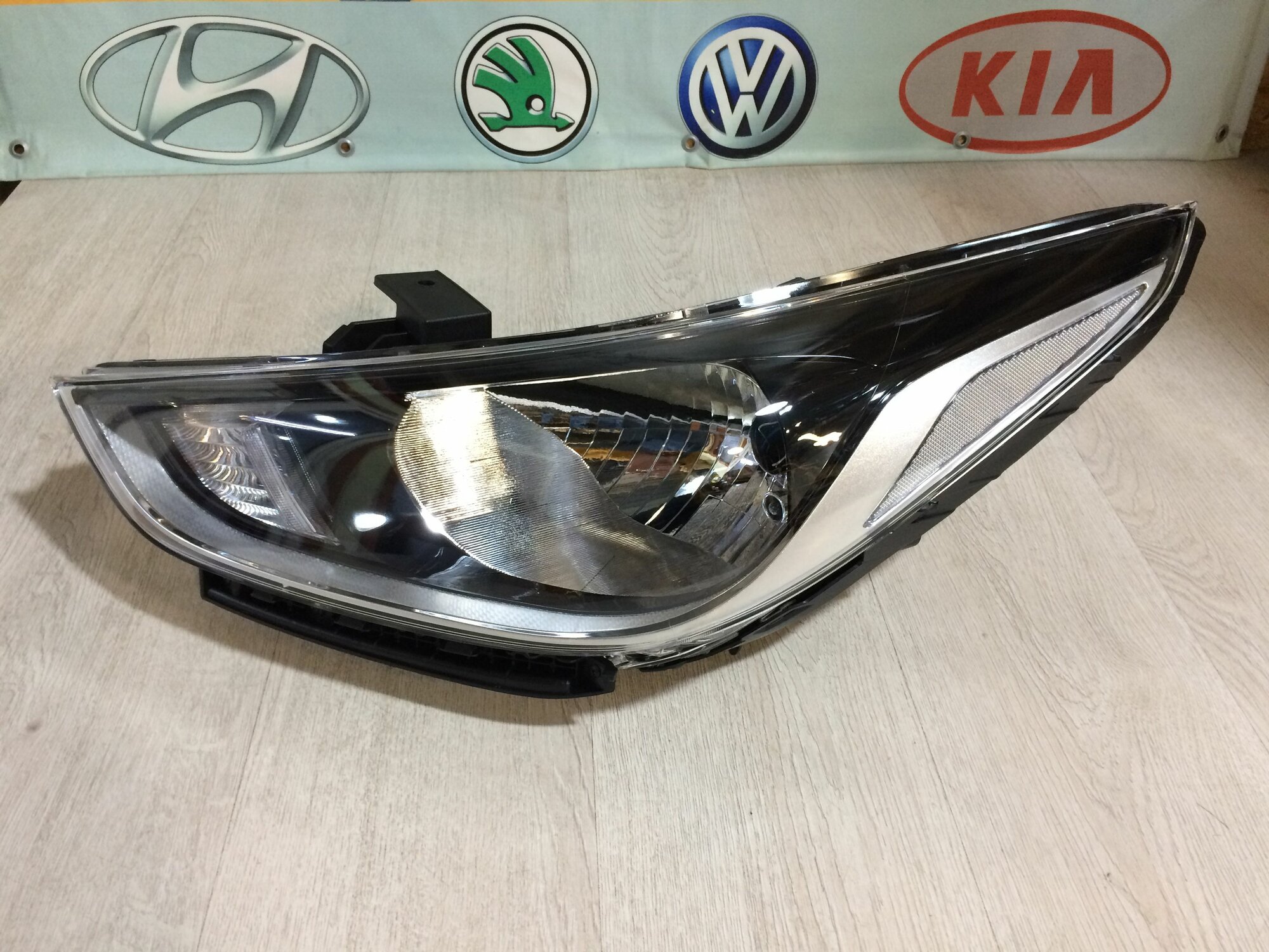 Фара с корректором левая Hyundai Solaris 17-20г