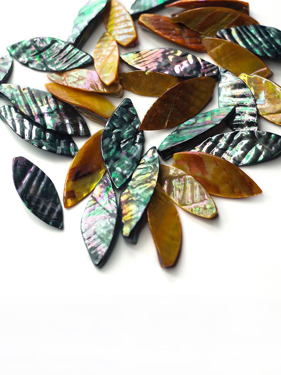 Бусины лист листик Перламутр 5 шт, размер 39-55x11-25x4-9 мм, разные цвета в упаковке