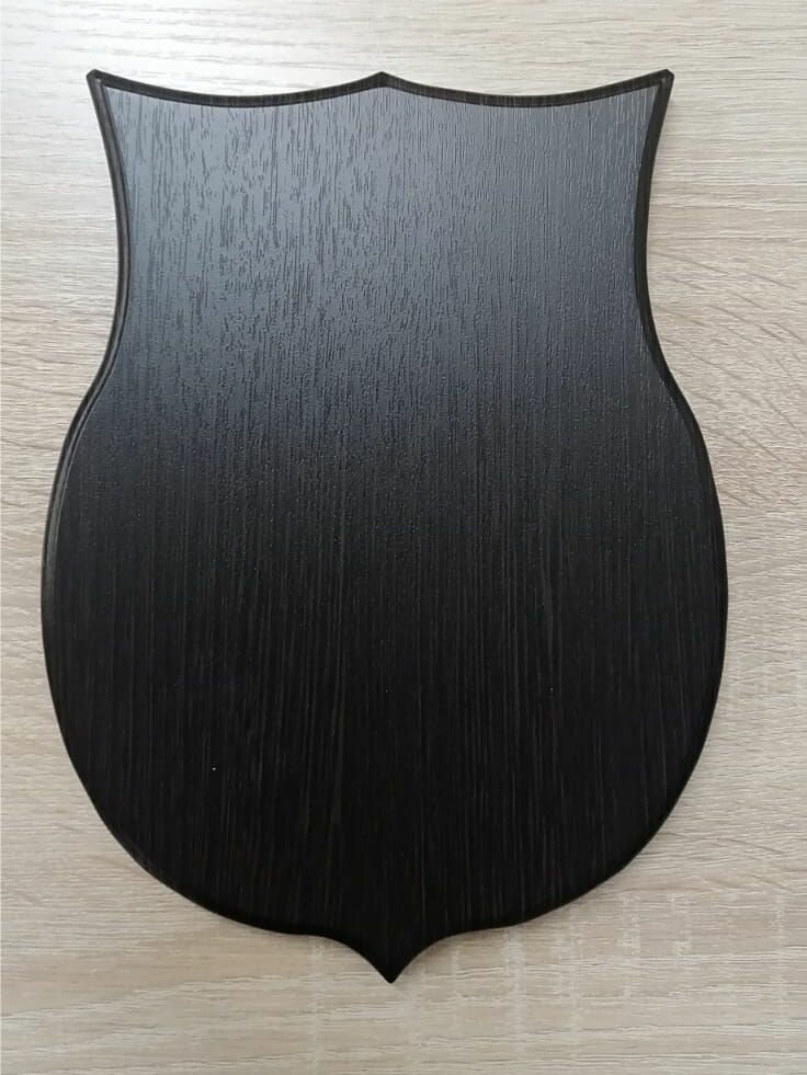 Плакетка в форме щита, 18х23,5х1,6 см, коричневый, МДФ