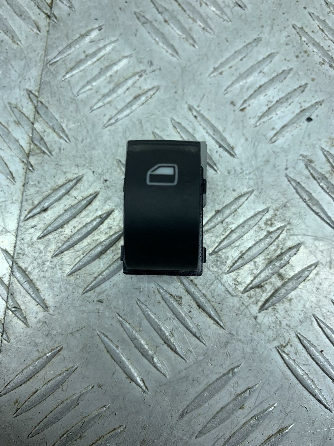 Кнопка стеклоподъемника двери Audi A6 C5 рест. (2001 - 2005) 4B0959855A