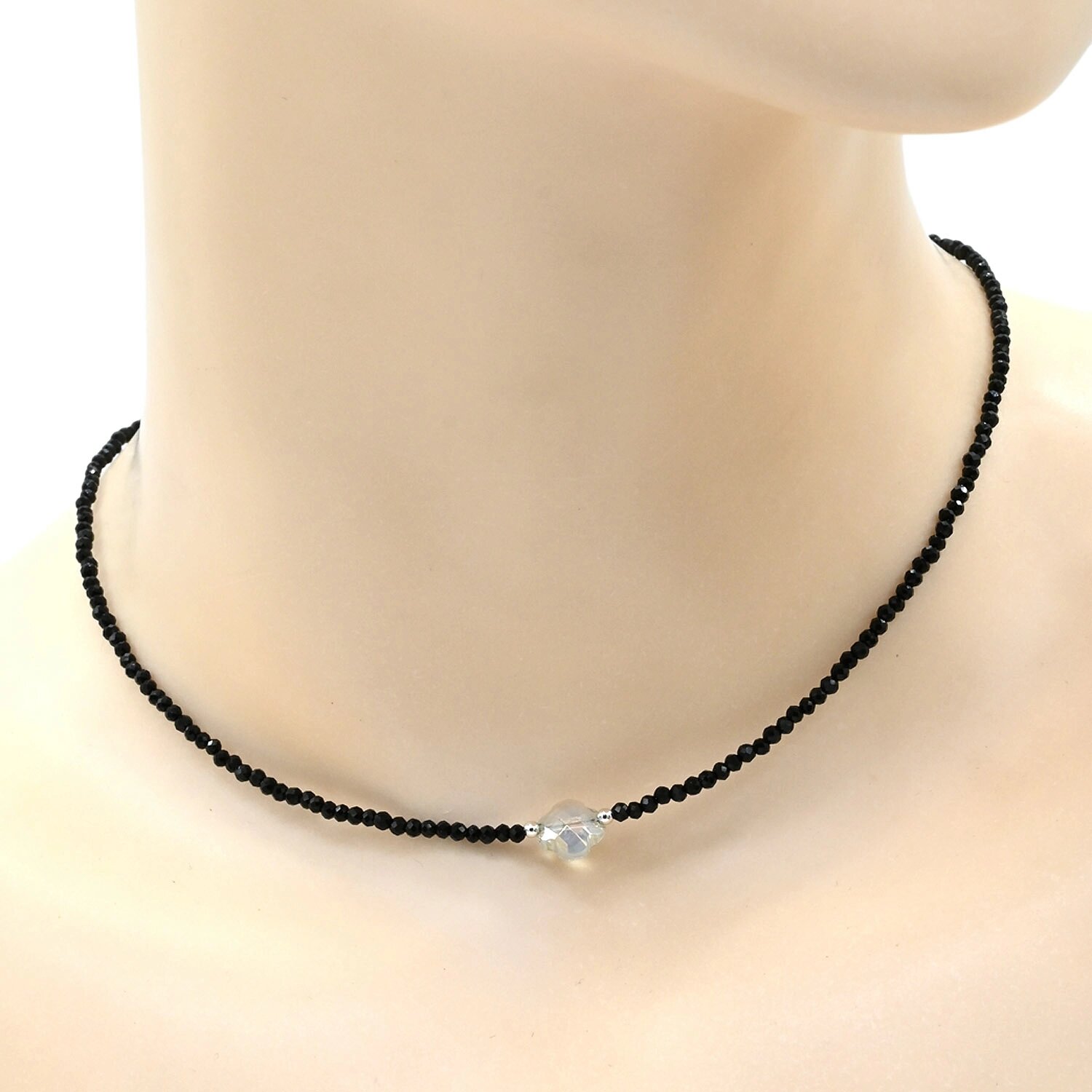 Чокер, шпинель