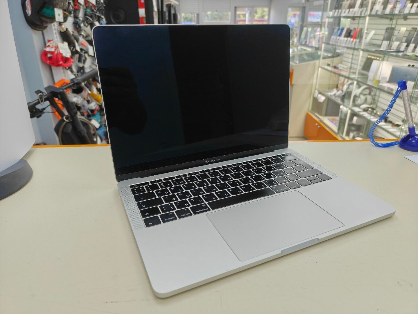 Ноутбук Apple MacBook Pro i5 (13 дюймов два порта Thunderbolt 3 2016) A1708 Б/У, Уценка