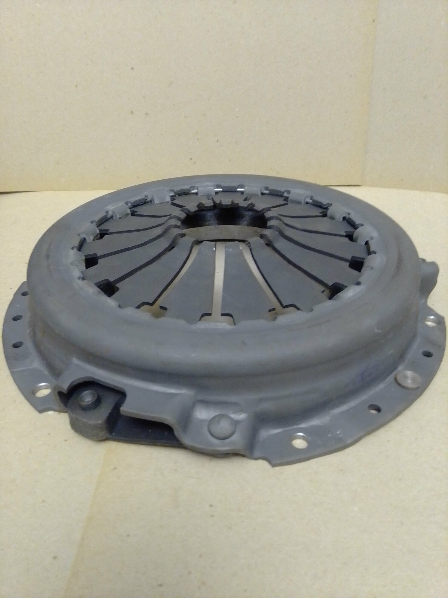 Корзина сцепления (диск нажимной) 3302-161090 для Газ, УАЗ, Газель, Соболь, Волга с УМЗ-4215, ЗМЗ-402,-406. Производство ГАЗ, серия оригинал