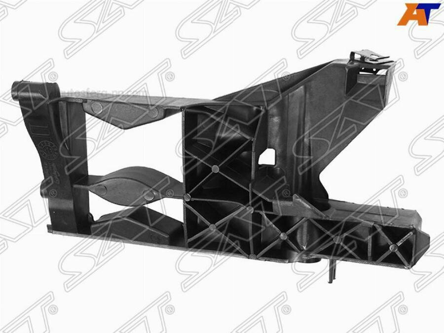 SAT STAU16000B1 Крепление фары Audi A6 10-14 (Справа)