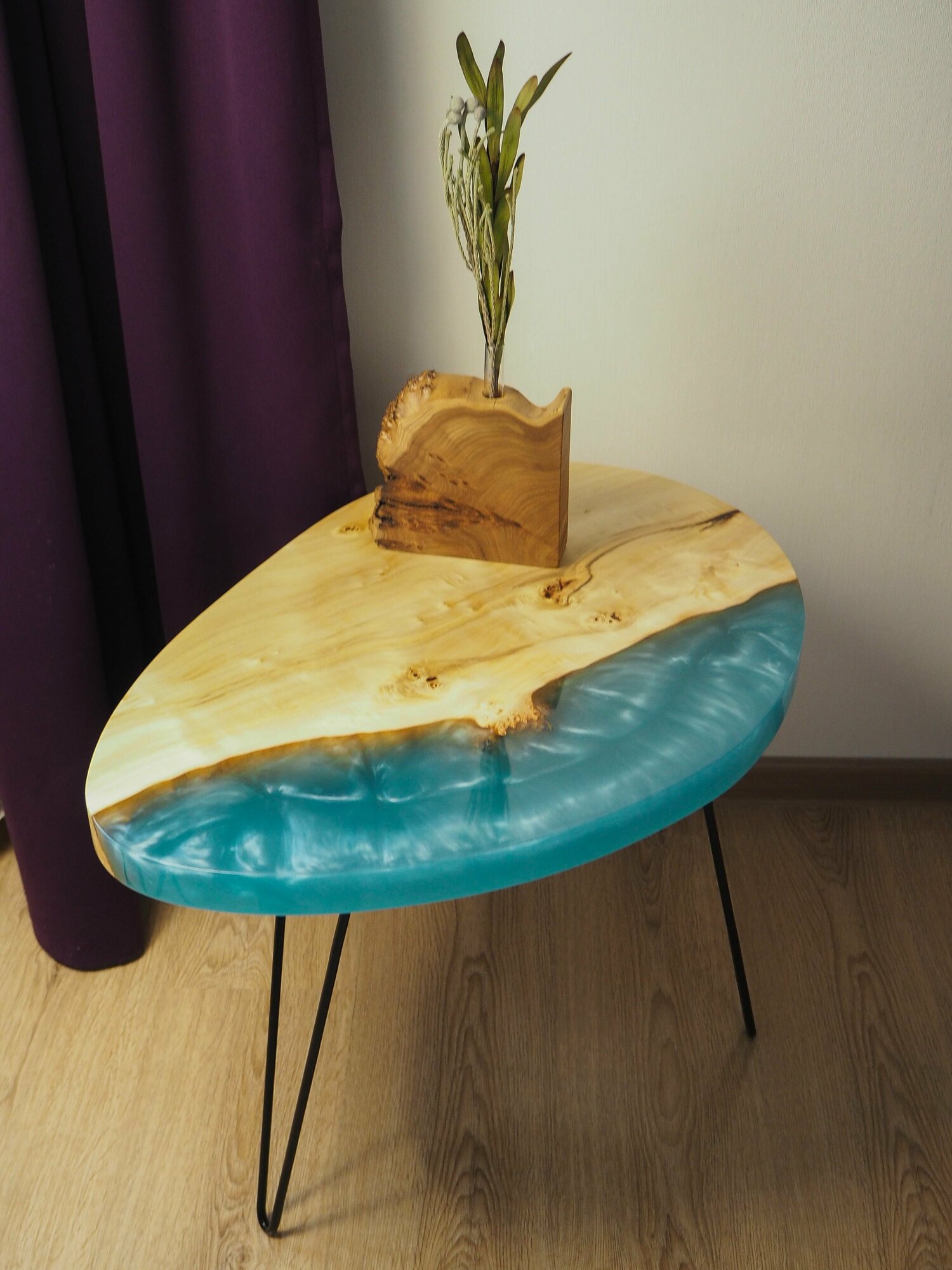 Журнальный стол wild forest из слэба капового тополя с эпоксидной смолой СТЛ032