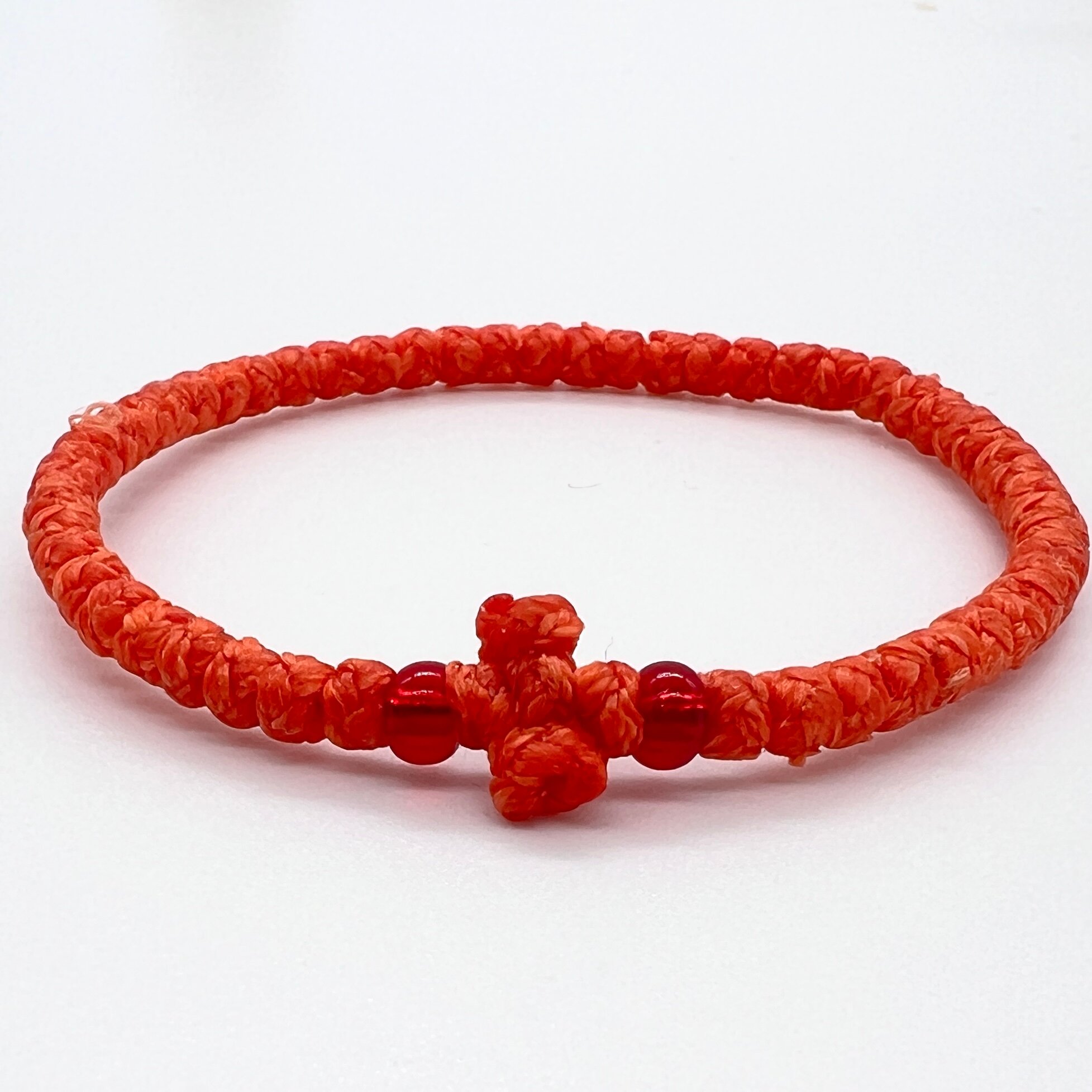 Плетеный браслет