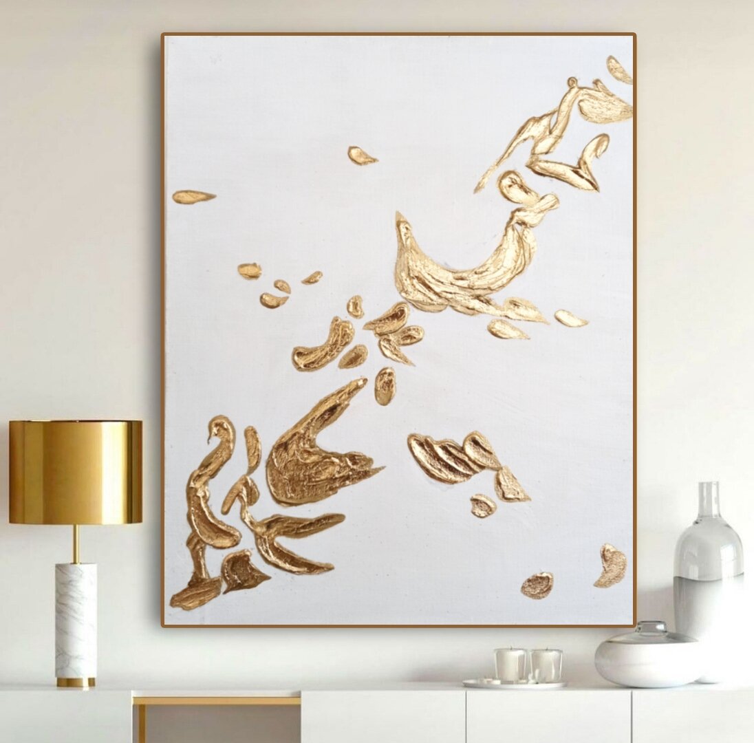 Интерьерная бело-золотая абстрактная картина с поталью. Текстурная картина ручной работы.