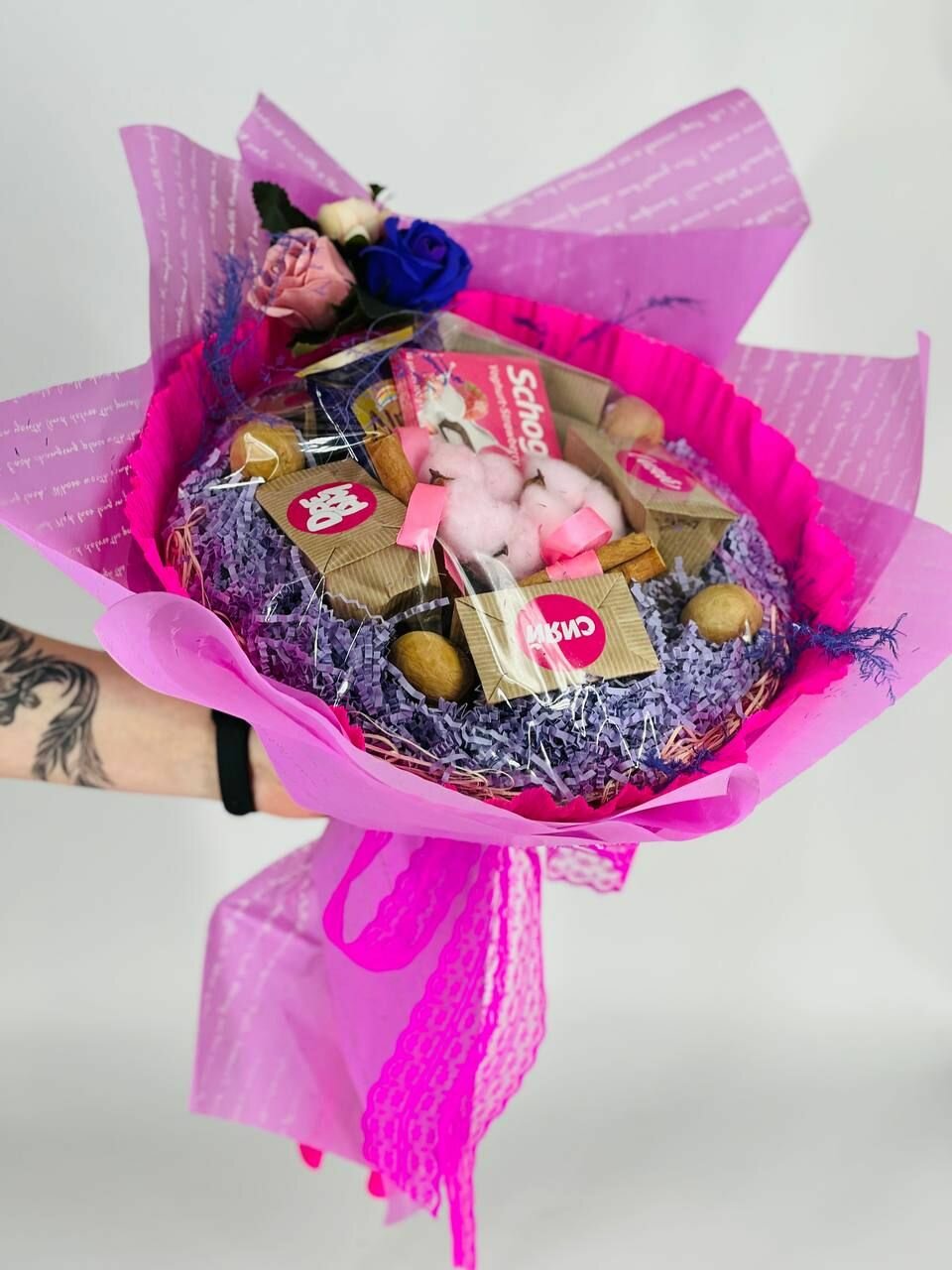 Букет из элитного чая, орехов и конфет, подарок руководителю, чайный букет