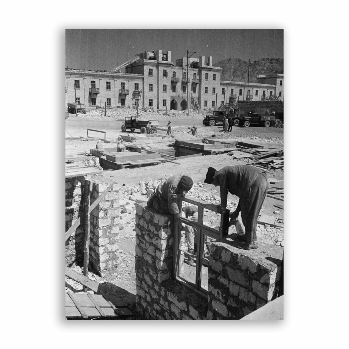 Советский постер, плакат на бумаге / Строительство / Размер 30 x 40 см